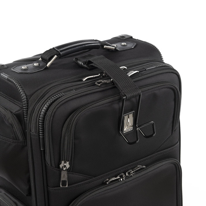 Travelpro FlightCrew5 22" Expandable | Flight Crew Luggage