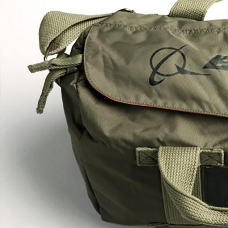 Red Canoe Boeing Vintage Stow Bag